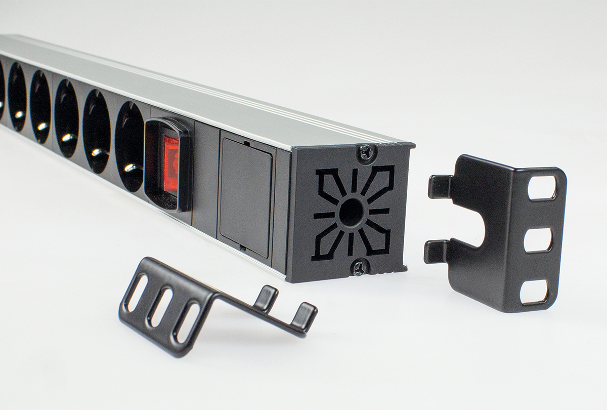 Multi-Winkel Steckdosenleiste 19 Zoll RACK, 1HE | as - Schwabe